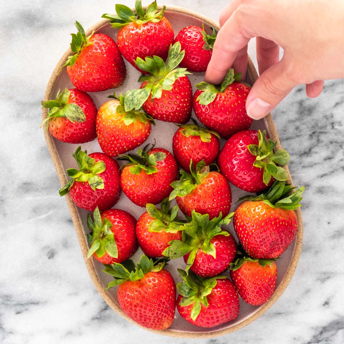 Como Lavar Morangos Para Higienizar Corretamente | Plantte